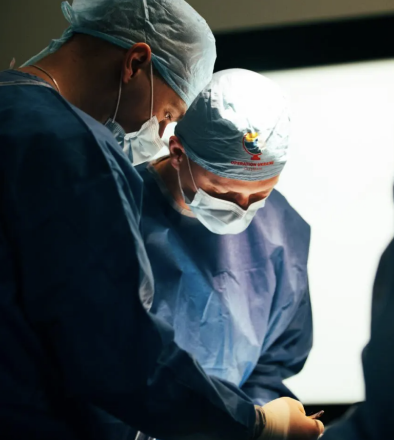 Surgeons From War-Torn Ukraine Are Receiving Life-Saving Training in ...